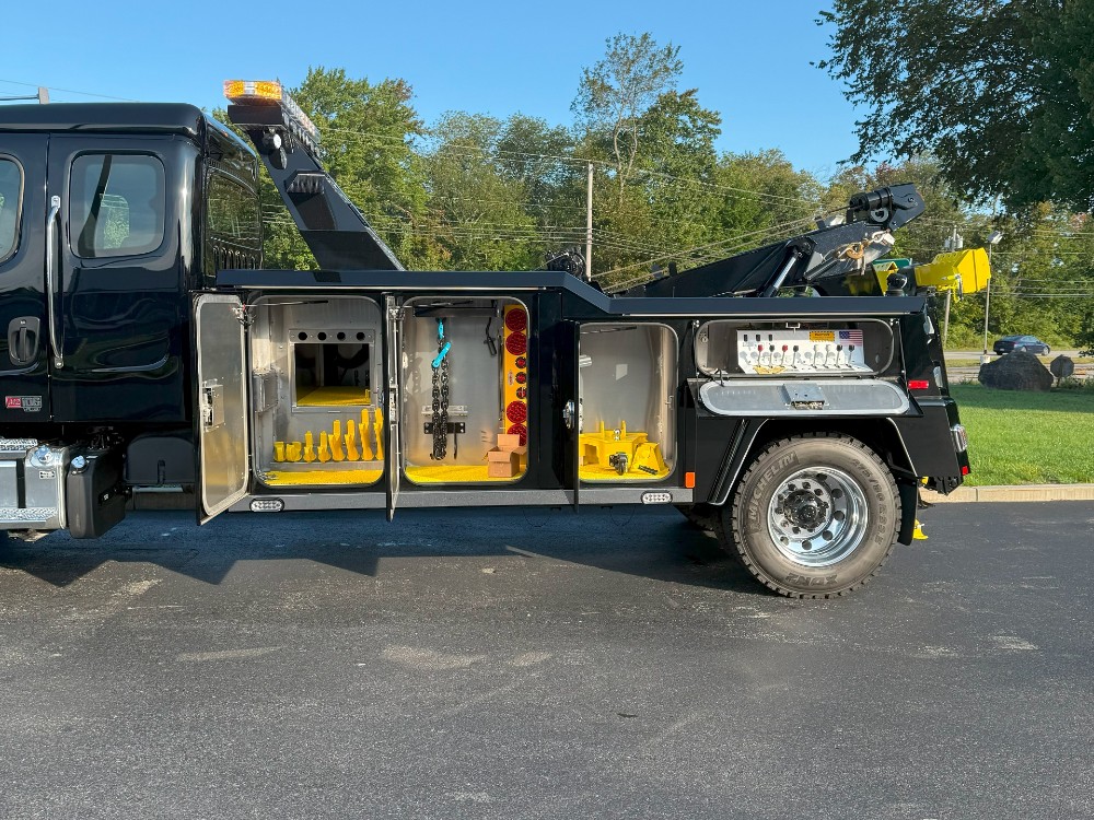 2025 Freightliner M2-X (Key# 1852)