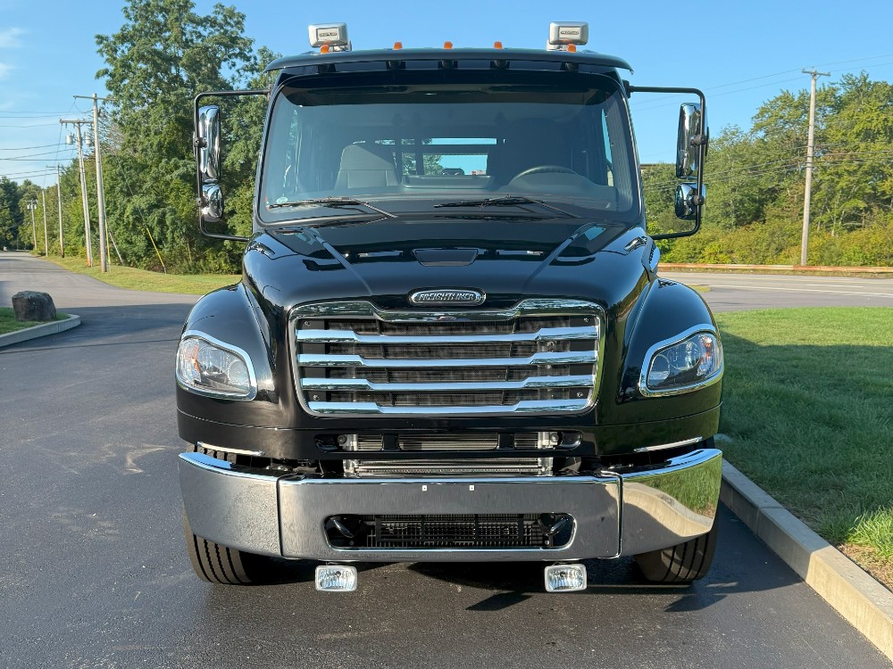 2025 Freightliner M2-X (Key# 1852)